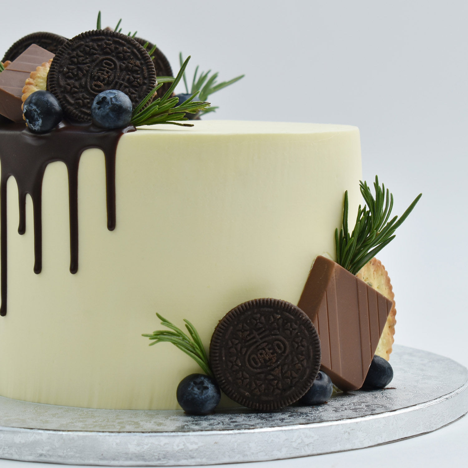 Order Chocolate Fever Cake Online | Same-Day Delivery UAE - Fnp.ae