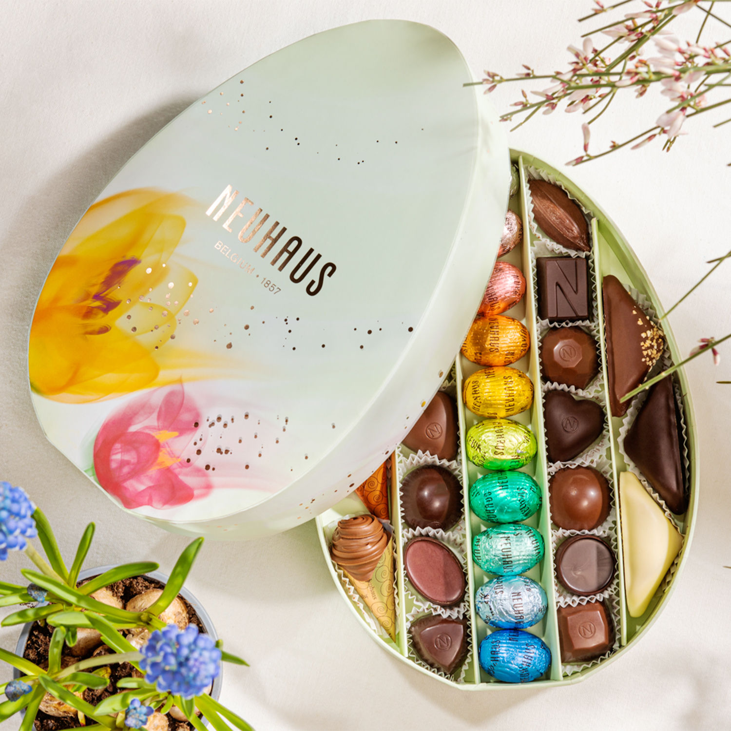 Order Big Easter Egg 30 Chocolates By Neuhaus Online | Same-Day ...