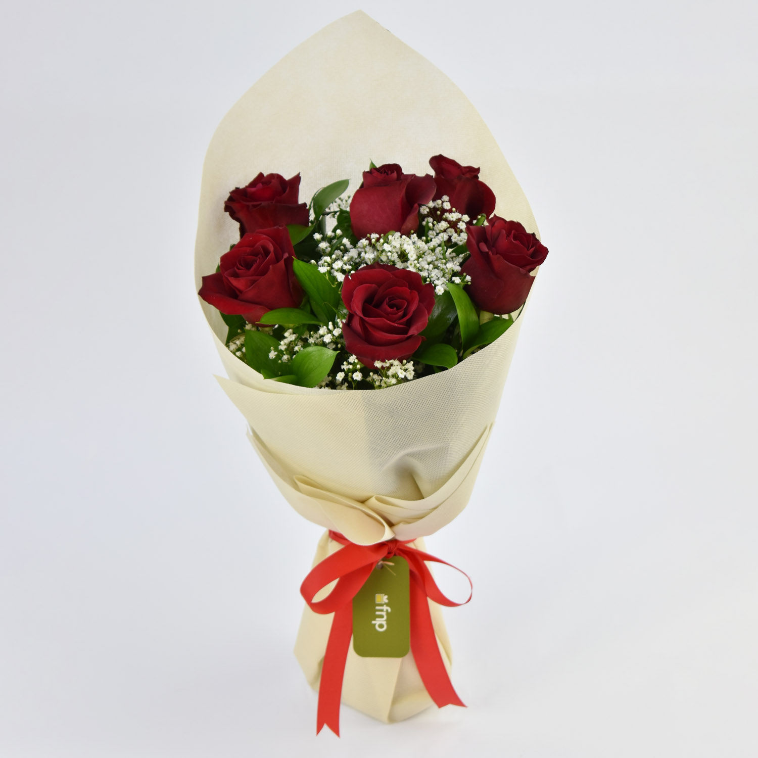 Online Roses & Fudge Cake Gift Delivery in UAE - FNP