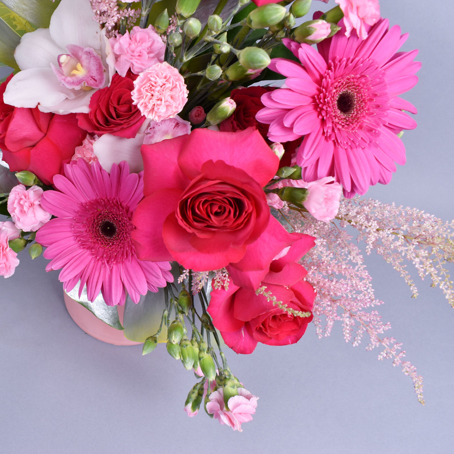Order Magical Grace Flowers in a vase Online | Same-Day Delivery UAE ...