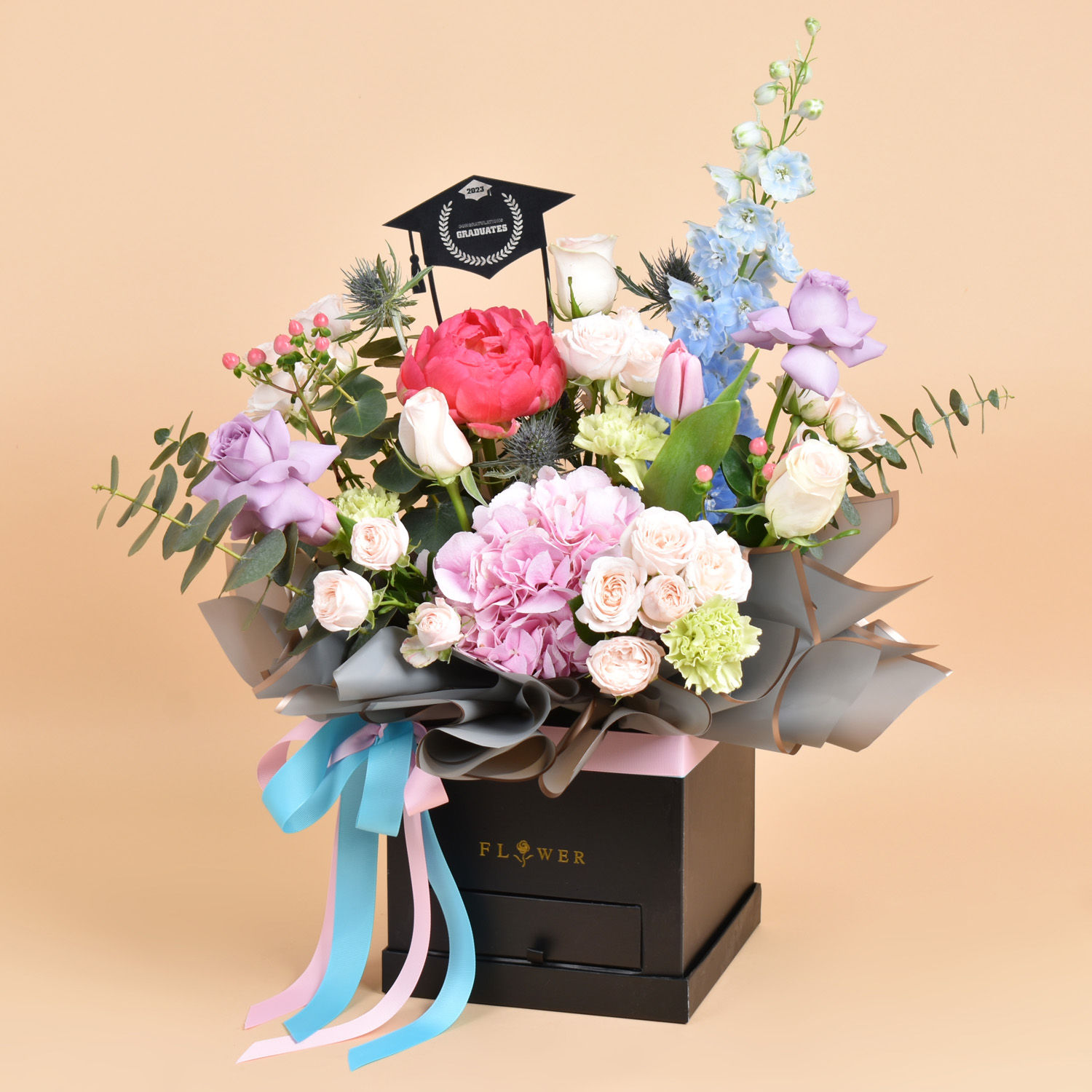 Online Congrats Graduate Flowers Gift Delivery in UAE - FNP