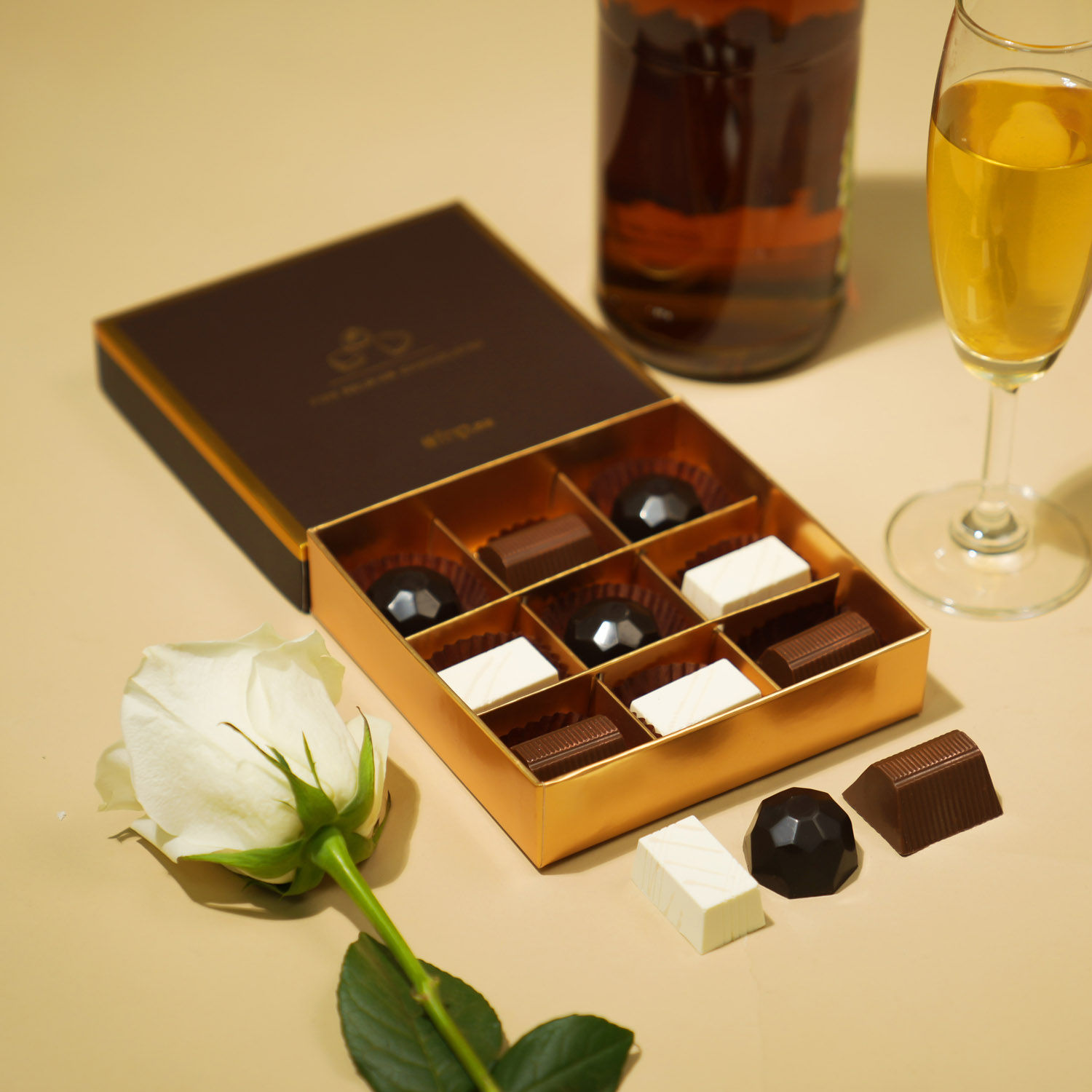 Order Chocolate Medley Box Of 9 Online | Same-Day Delivery UAE - Fnp.ae