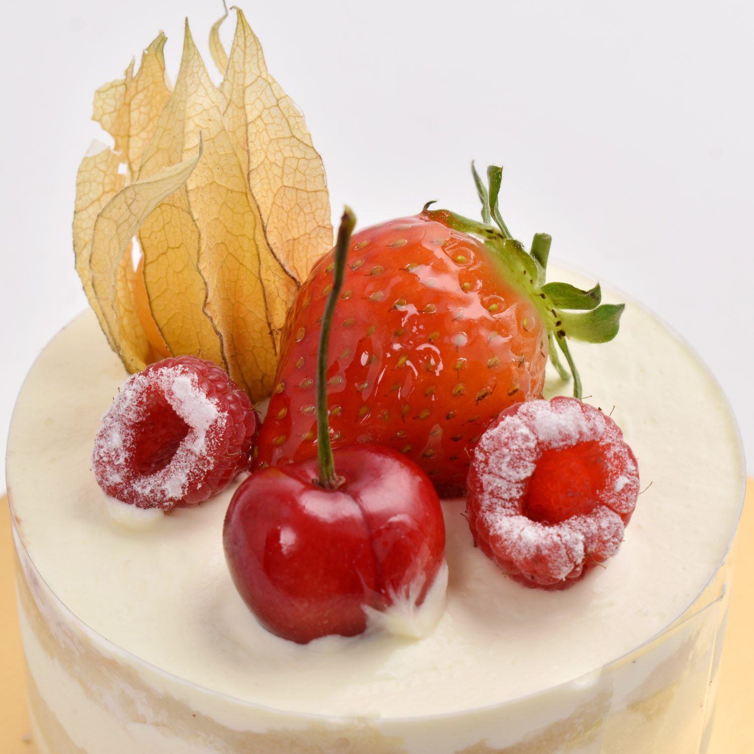 Order Vanilla Mono Cake Online | Same-Day Delivery UAE - Fnp.ae