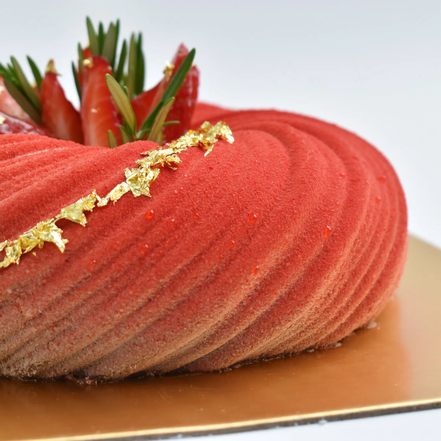 Order Red Velvet Twist Cake Online | Same-Day Delivery UAE - Fnp.ae