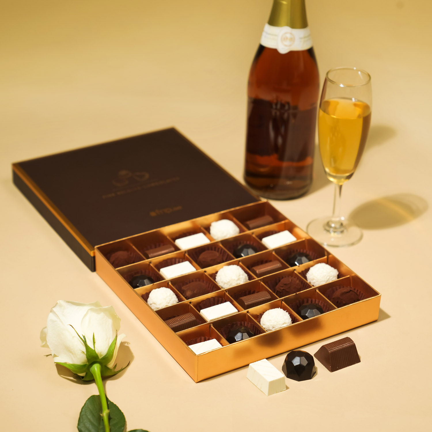 Order Chocolate Medley Box Of 25 Online | Same-Day Delivery UAE - Fnp.ae