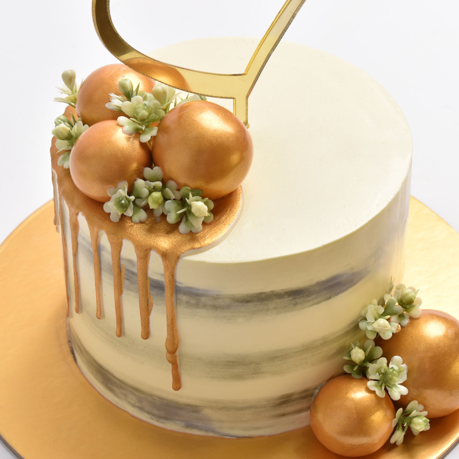 Order Endless Love Chocolate Cake Online | Same-Day Delivery UAE - Fnp.ae