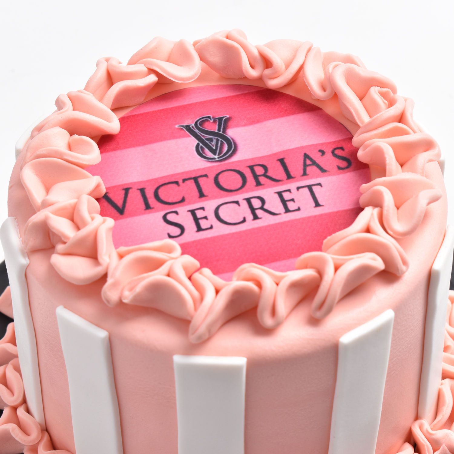 Online Victorias Secret Glamour Red Velvet Cake Gift Delivery in UAE - FNP