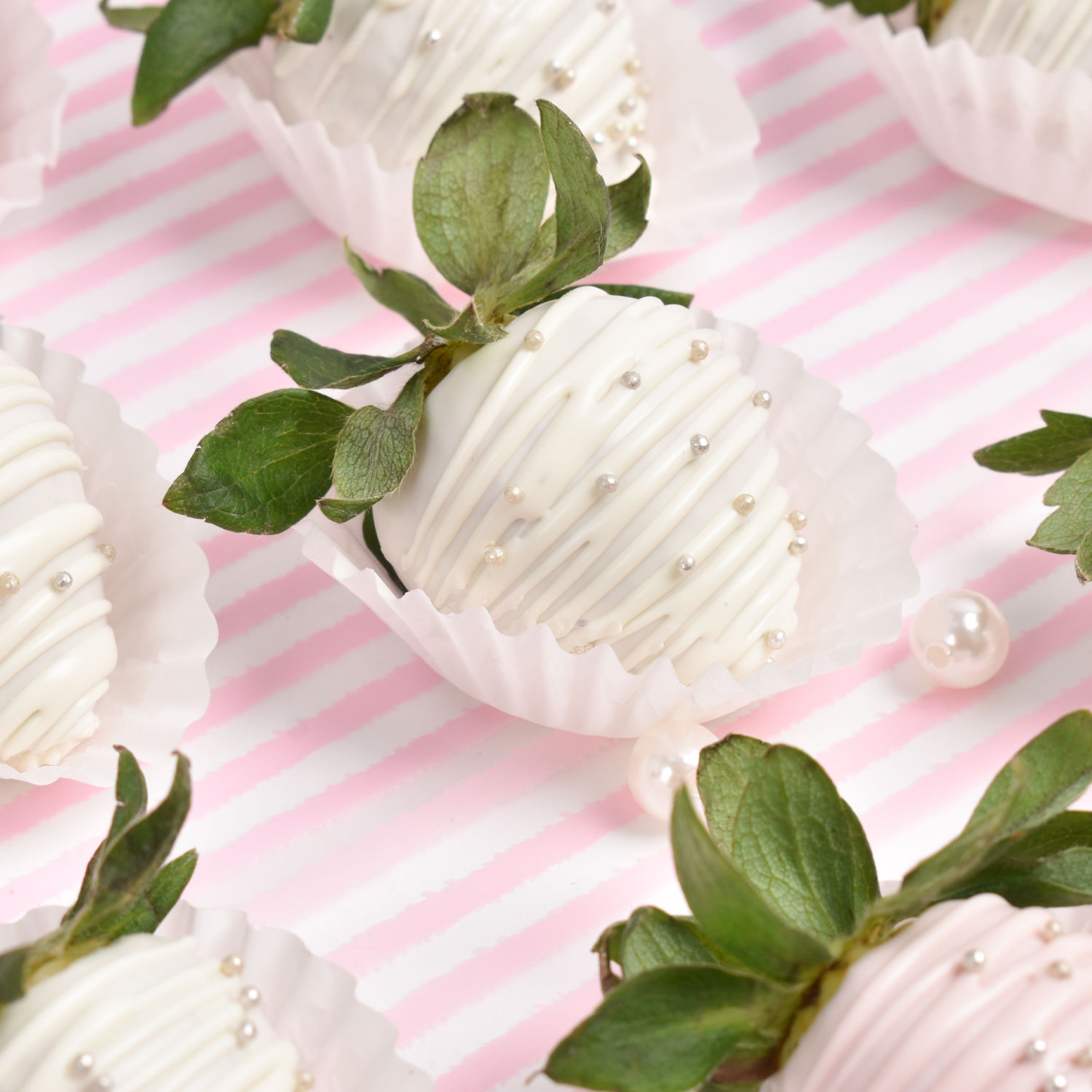 Order Strawberry Fiesta 9 Pcs Online | Same-Day Delivery UAE - Fnp.ae