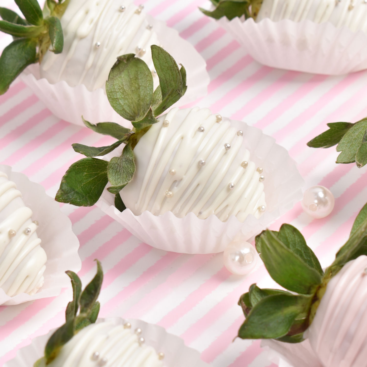 Order Strawberry Fiesta 9 Pcs Online | Same-Day Delivery UAE - Fnp.ae