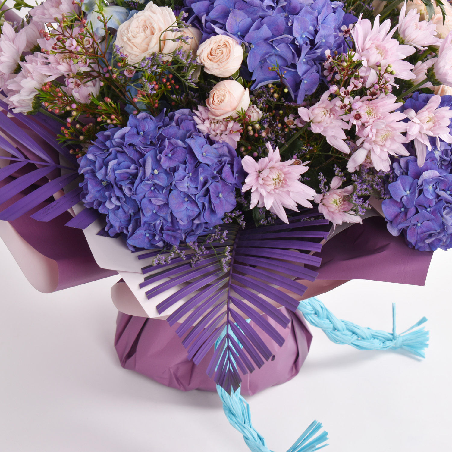 Online Blue and Pink Flowers Bouquet Gift Delivery in UAE - FNP