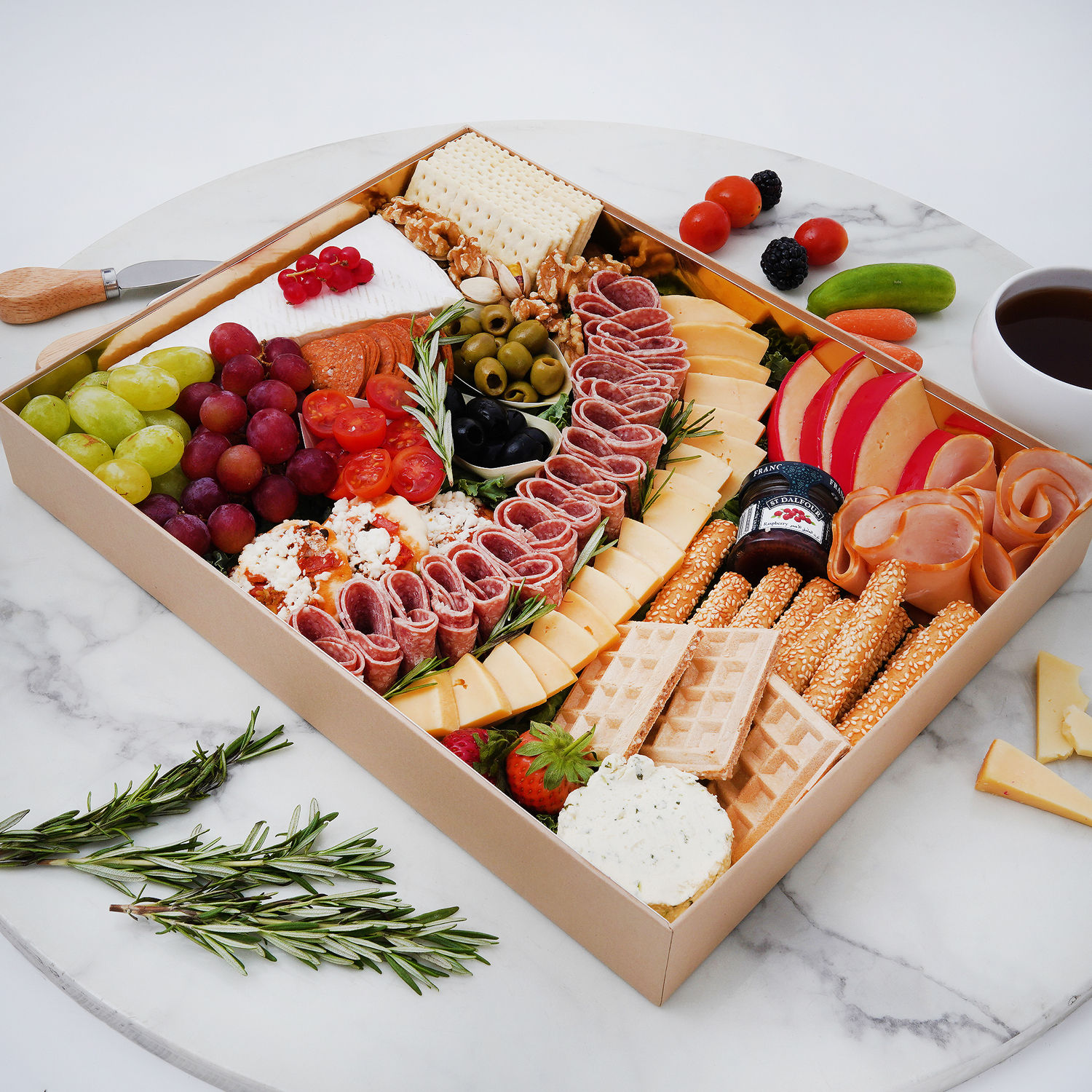 Order Cheese Harmony Box Online | Same-Day Delivery UAE - Fnp.ae