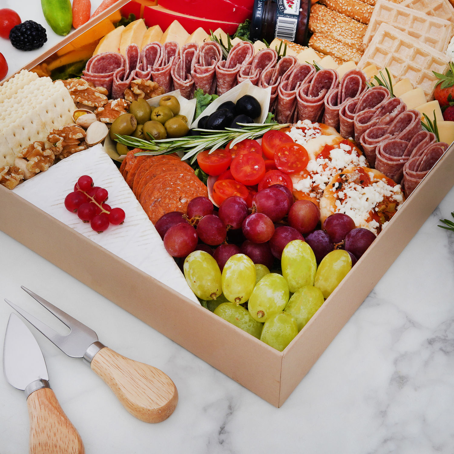 Order Cheese Harmony Box Online | Same-Day Delivery UAE - Fnp.ae