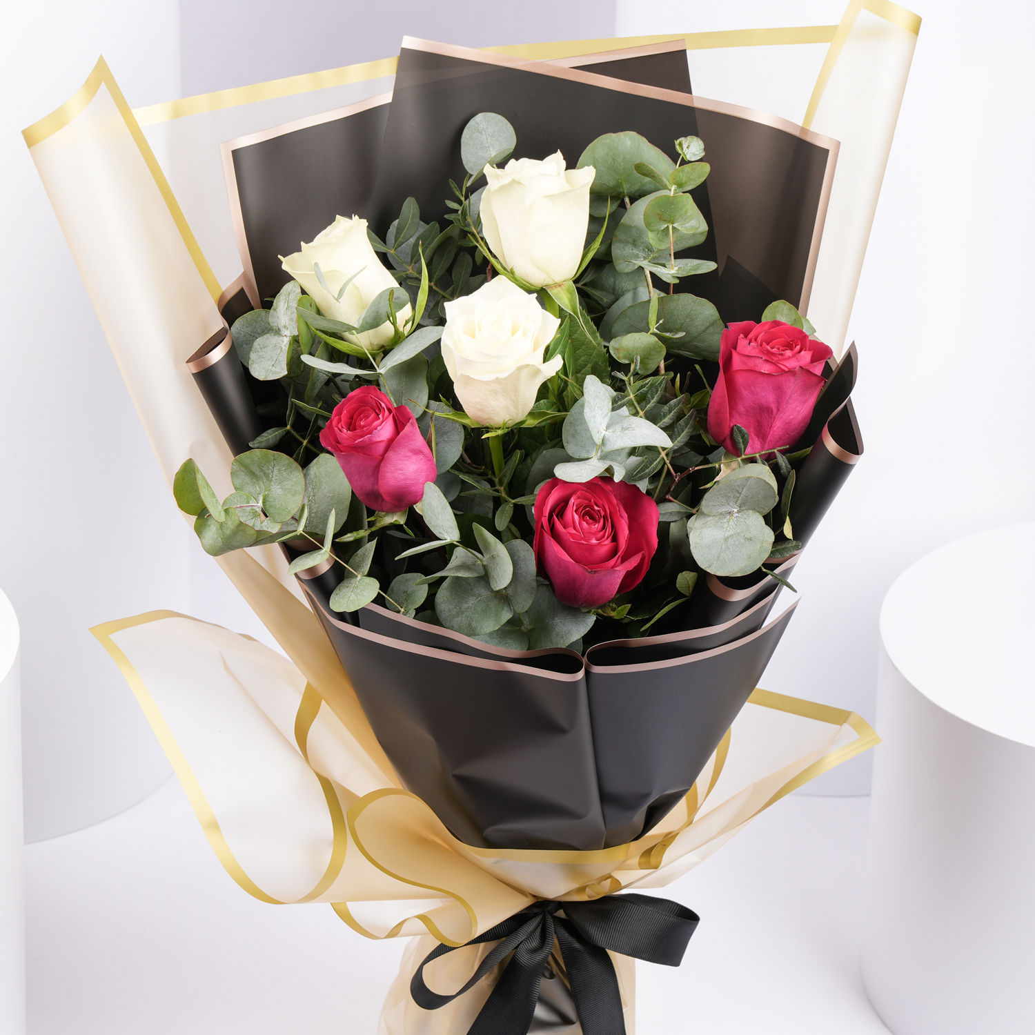 Online Pink and White Roses Bouquet Standard Gift Delivery in UAE - FNP
