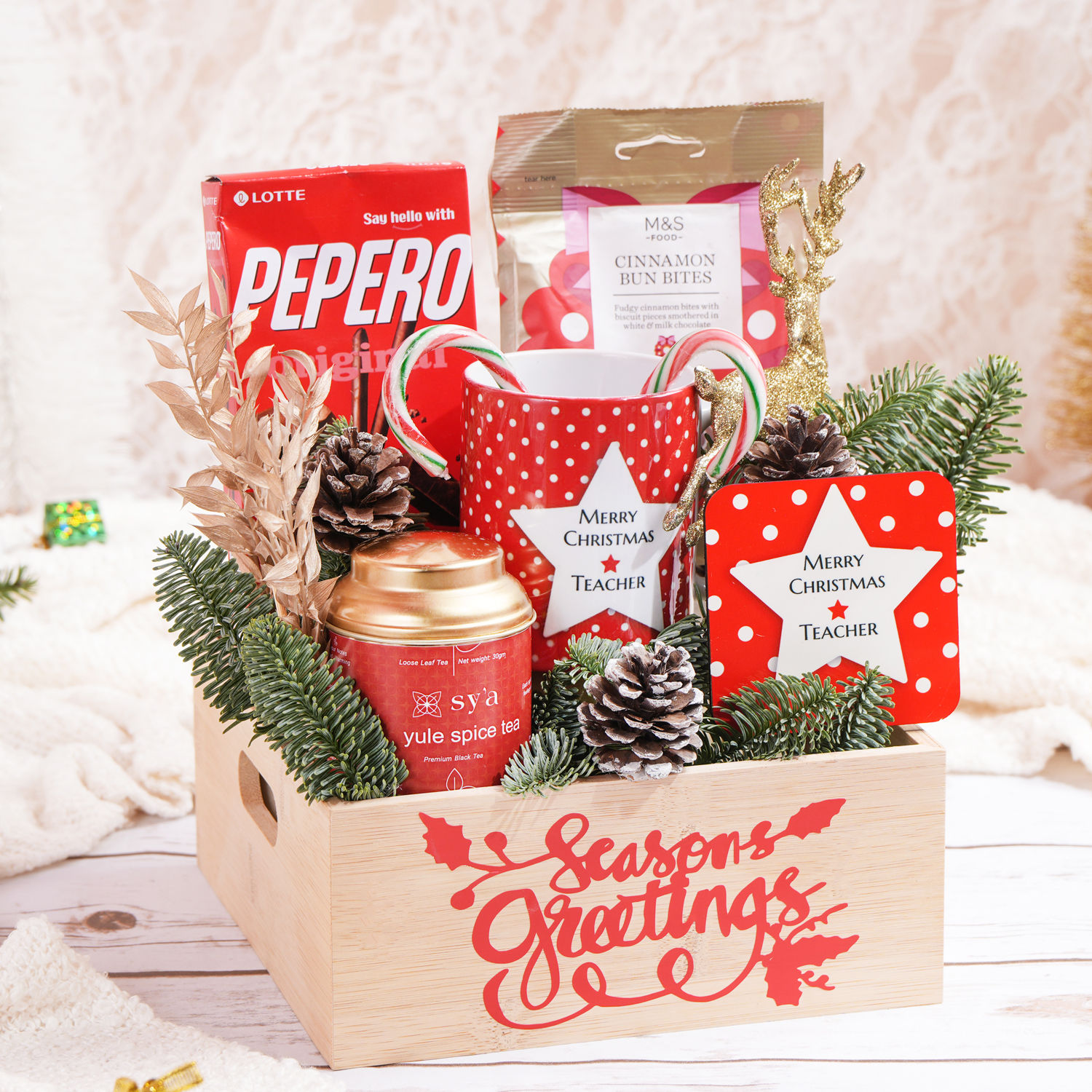 Online Christmas Wishes Hamper For Teacher Gift Delivery in UAE - FNP