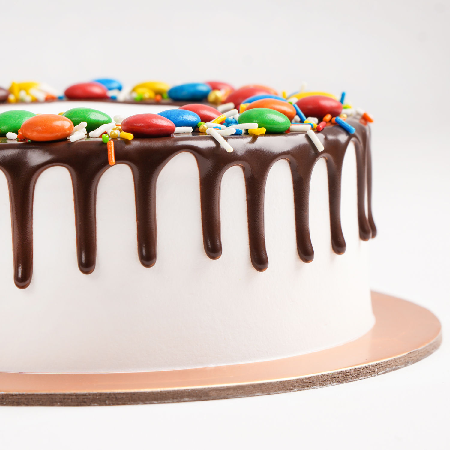 Order Delicious M&M Cake 4 Portion Online | Same-Day Delivery UAE - Fnp.ae