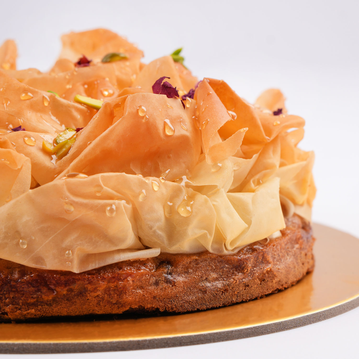 Order Baklava Delight Scrumptious Cake Online | Same-Day Delivery UAE ...