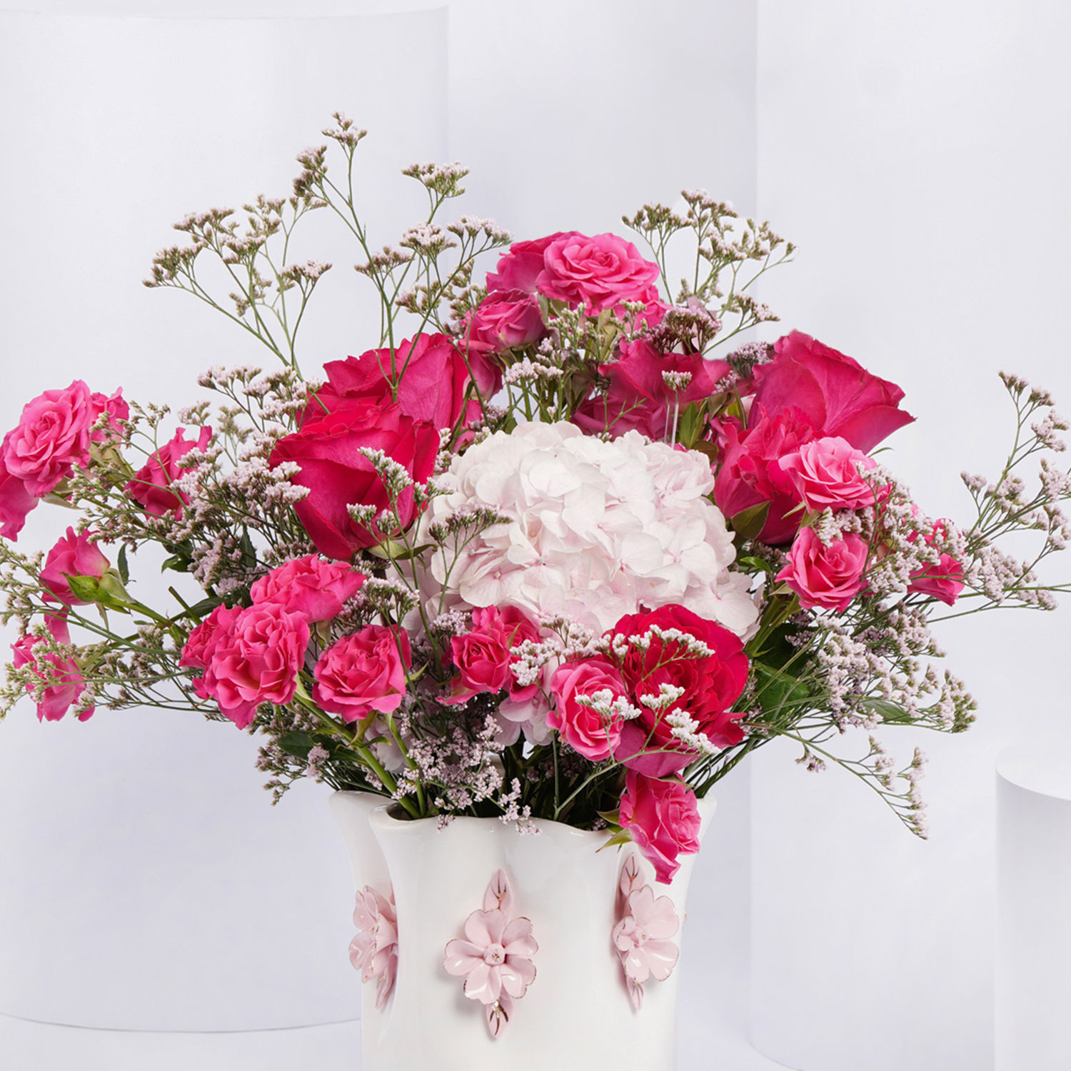 Order Beautiful Flowers Arrangement Online | Same-Day Delivery UAE - Fnp.ae
