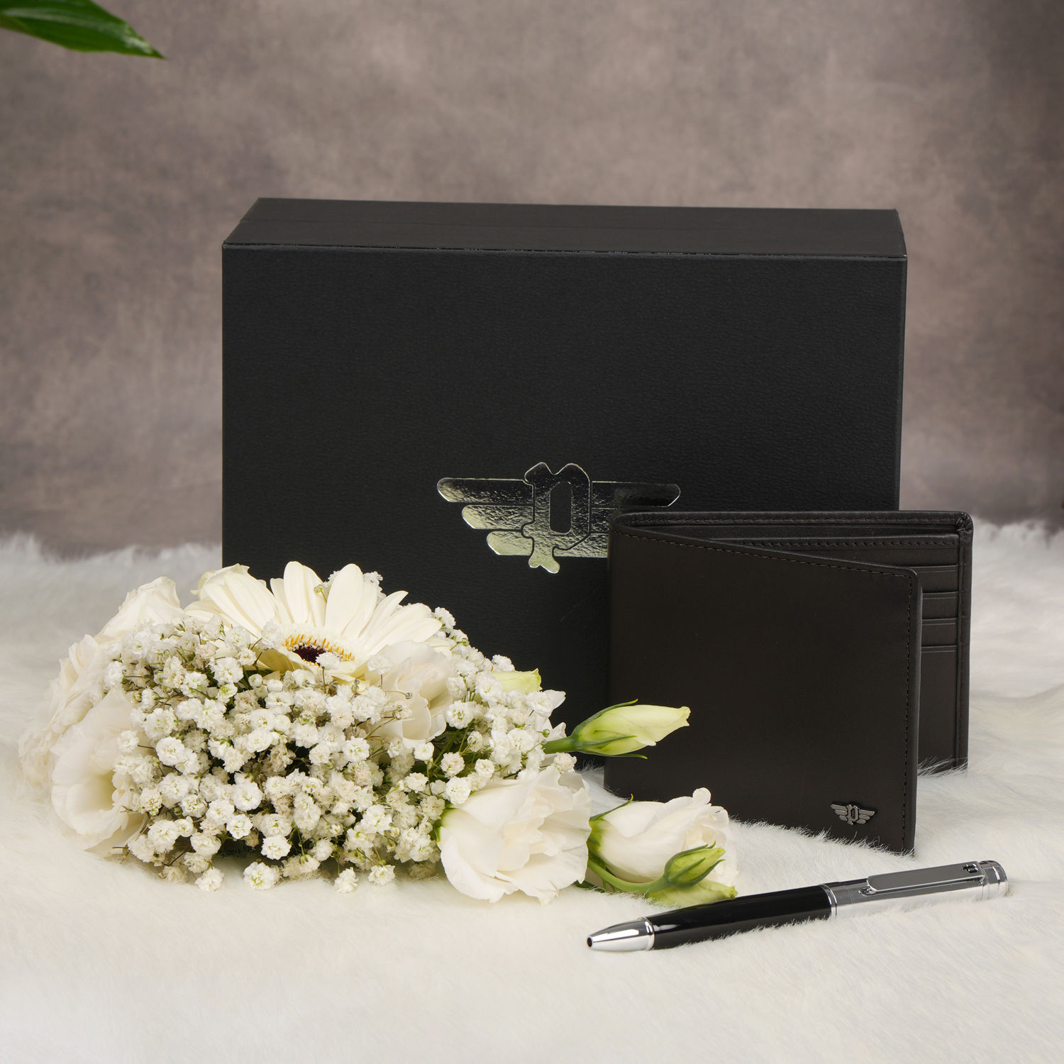 Order Folral Wrapped Pen And Wallet Gift Set By Police For Him Online ...