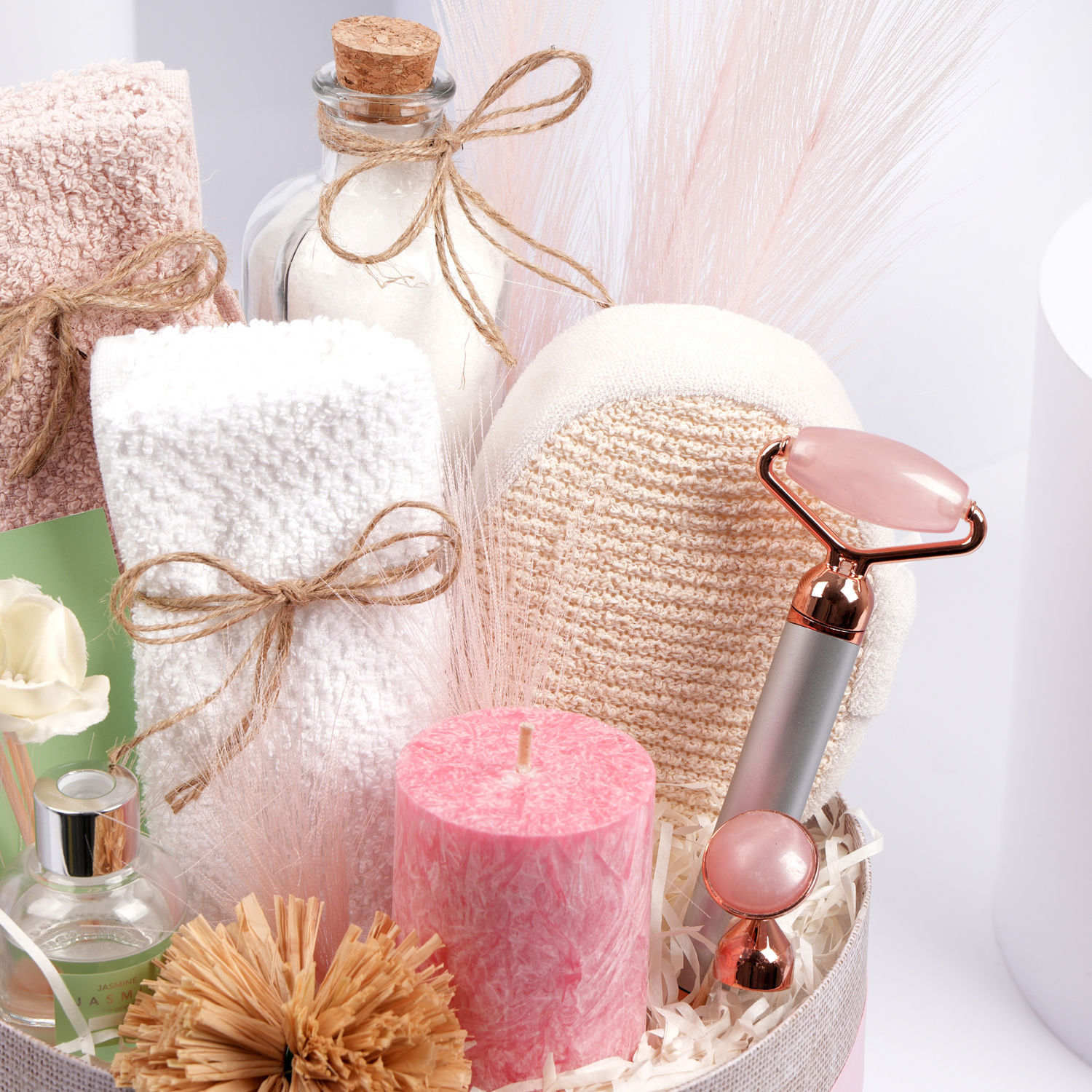 Order Beautiful Everyday Gift Box Online | Same-Day Delivery UAE - Fnp.ae