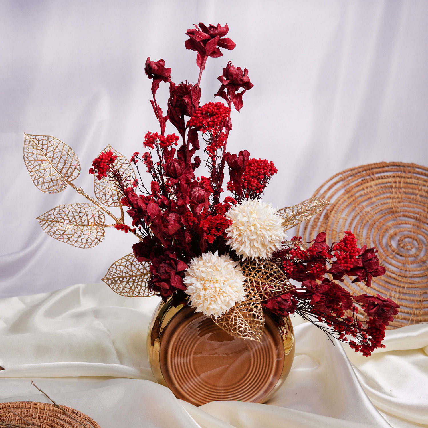 Online Dry Flowers Beauty in Premium Vase Gift Delivery in UAE - FNP