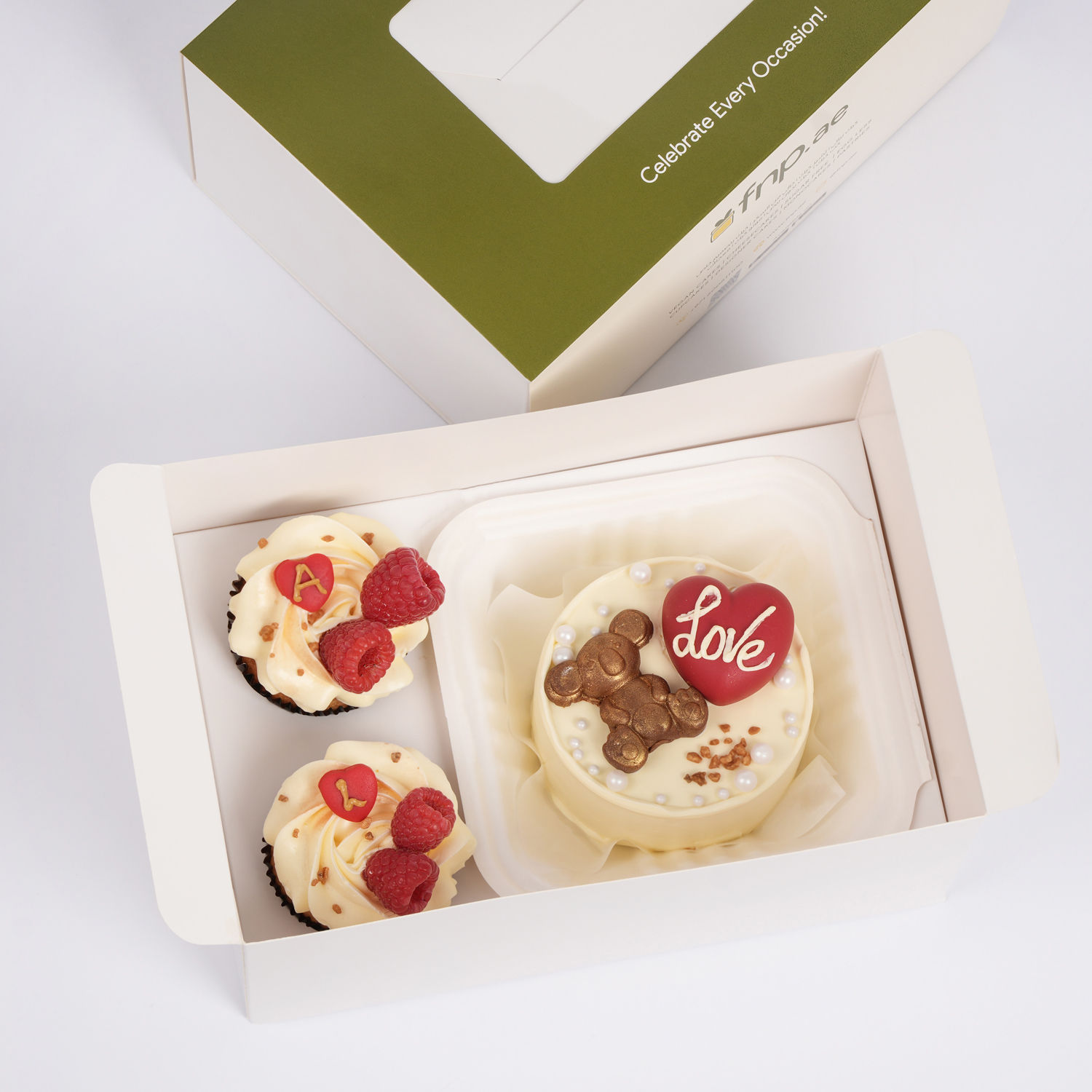 Order Sweet Heart Delight Cake Online | Same-Day Delivery UAE - Fnp.ae