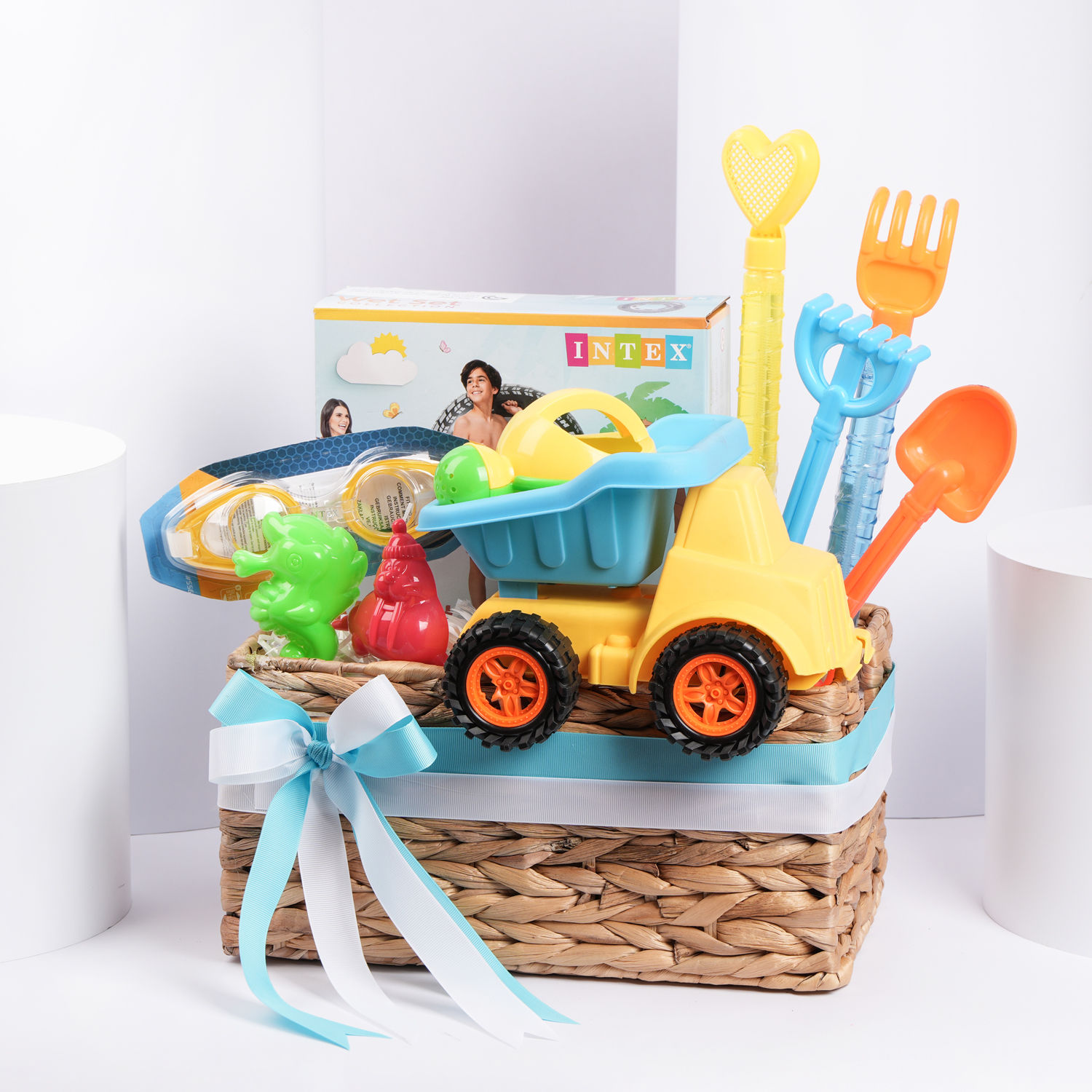 Order Fun At The Beach Hamper Online | Same-Day Delivery UAE - Fnp.ae