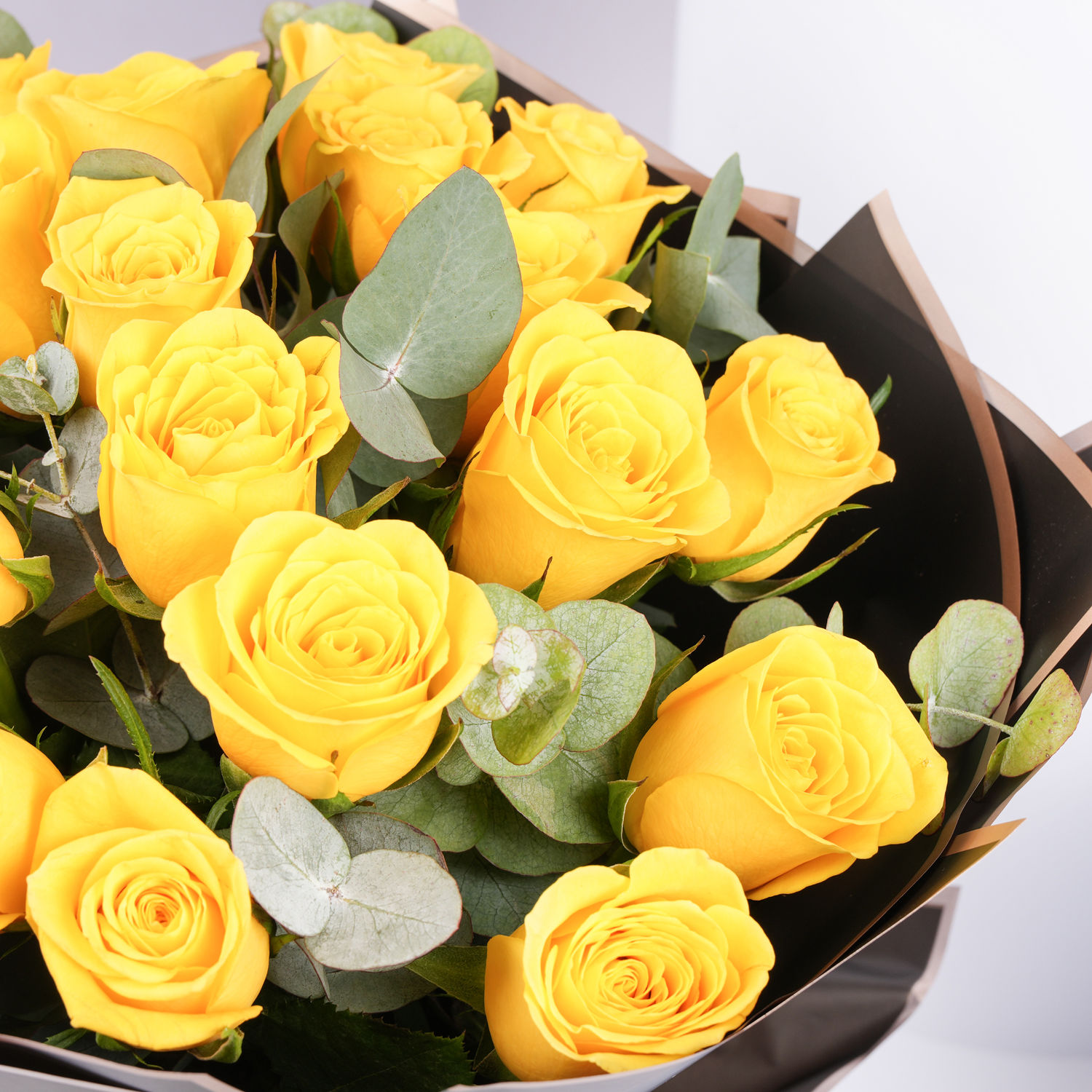Order Sunshine 20 Yellow Roses Bouquet Online | Same-Day Delivery UAE ...