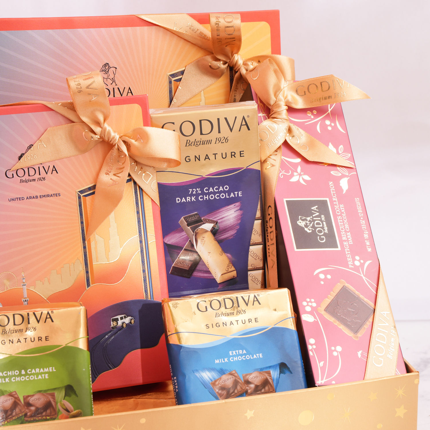 Order Godiva Luxury Hamper Small Online | Same-Day Delivery UAE - Fnp.ae