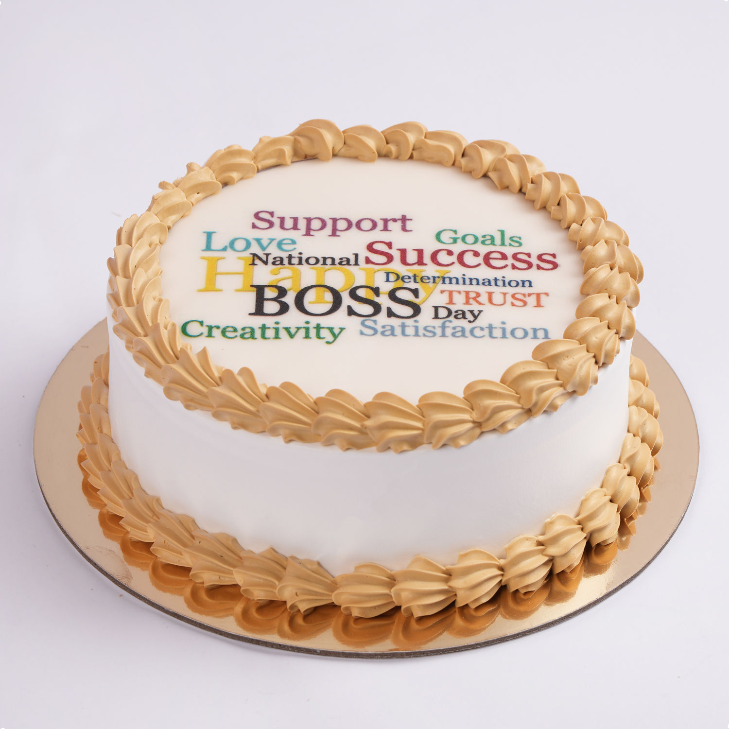 Online Leadership Delight Vanilla Half Kg Cake Gift Delivery in UAE - FNP