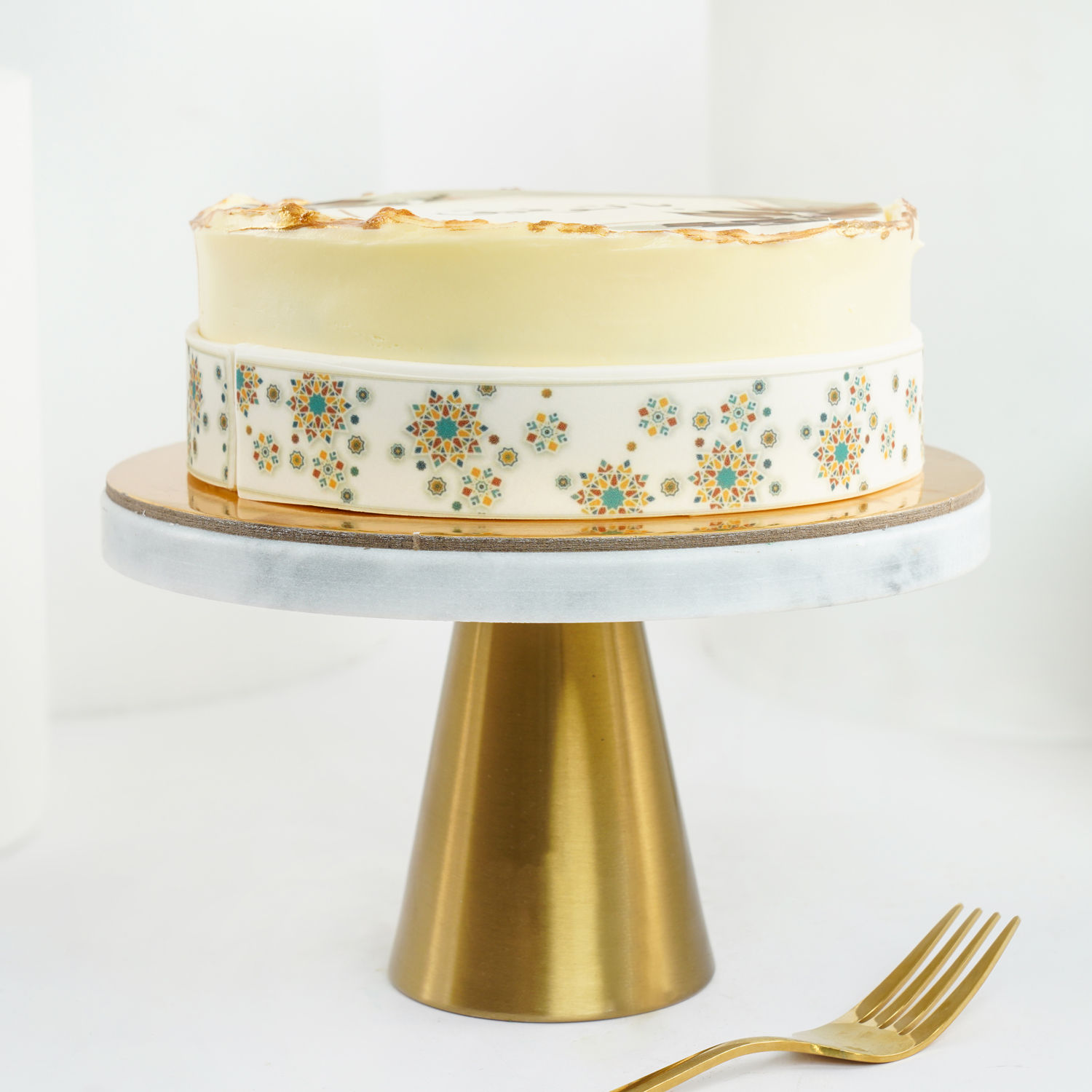 Order Good Luck Cake 4 Portion Online | Same-Day Delivery UAE - Fnp.ae