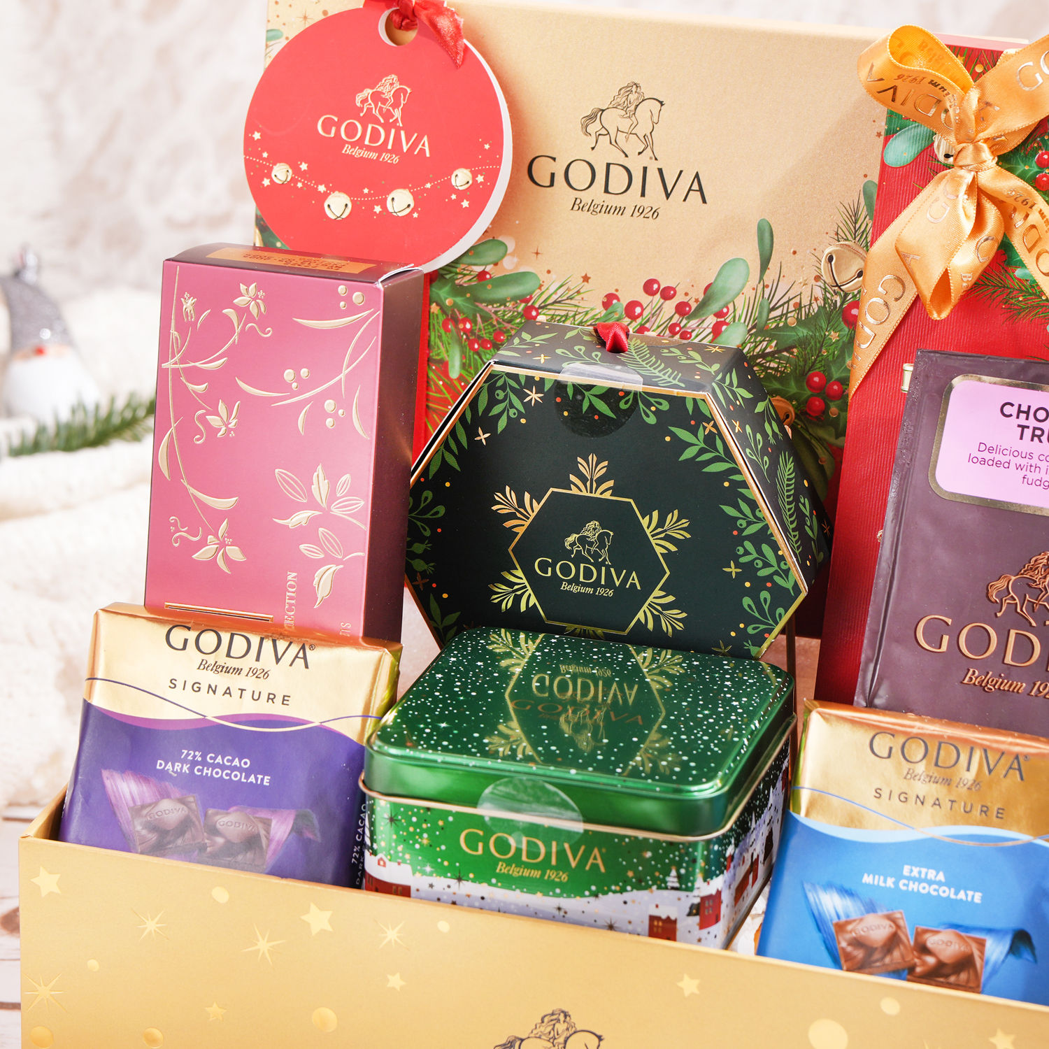 Order Godiva Holiday Sparkle Hamper Medium Online | Same-Day Delivery UAE - Fnp.ae