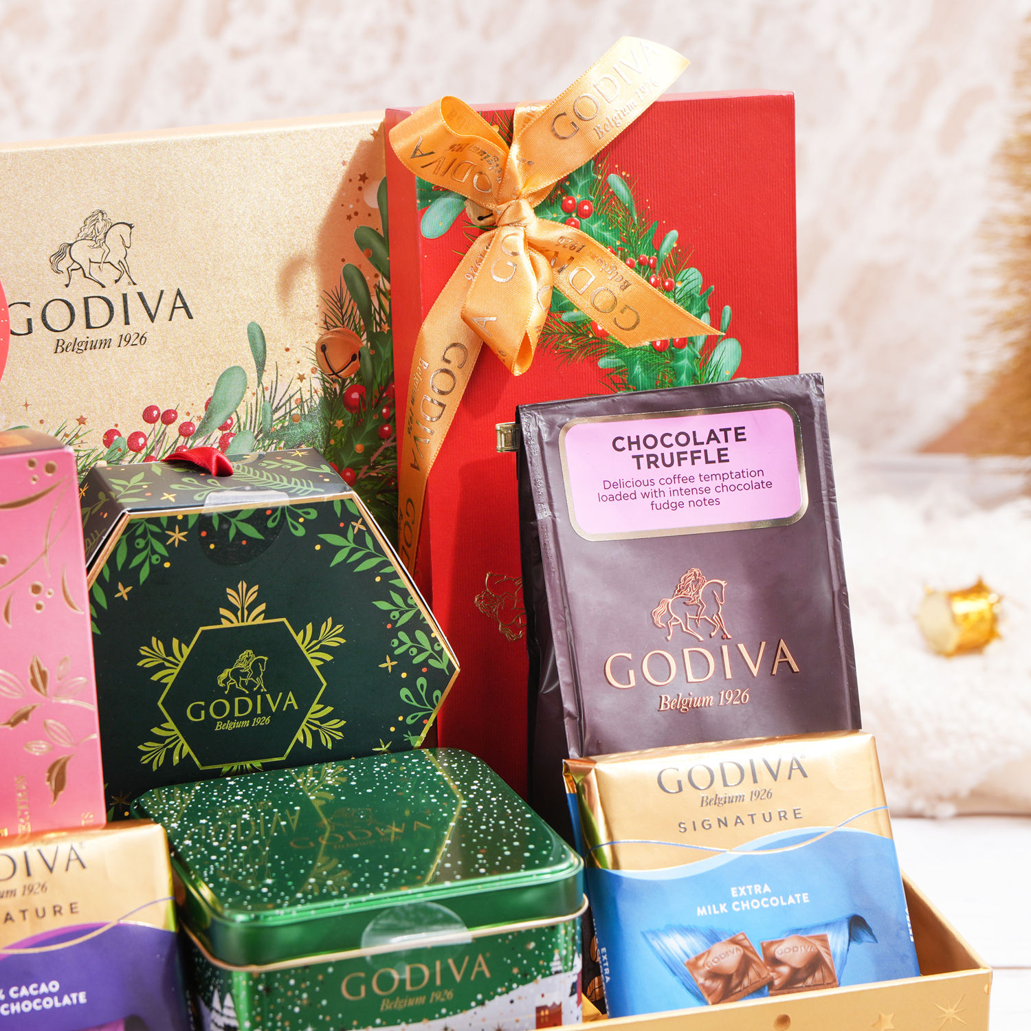 Order Godiva Holiday Sparkle Hamper Medium Online | Same-Day Delivery UAE - Fnp.ae