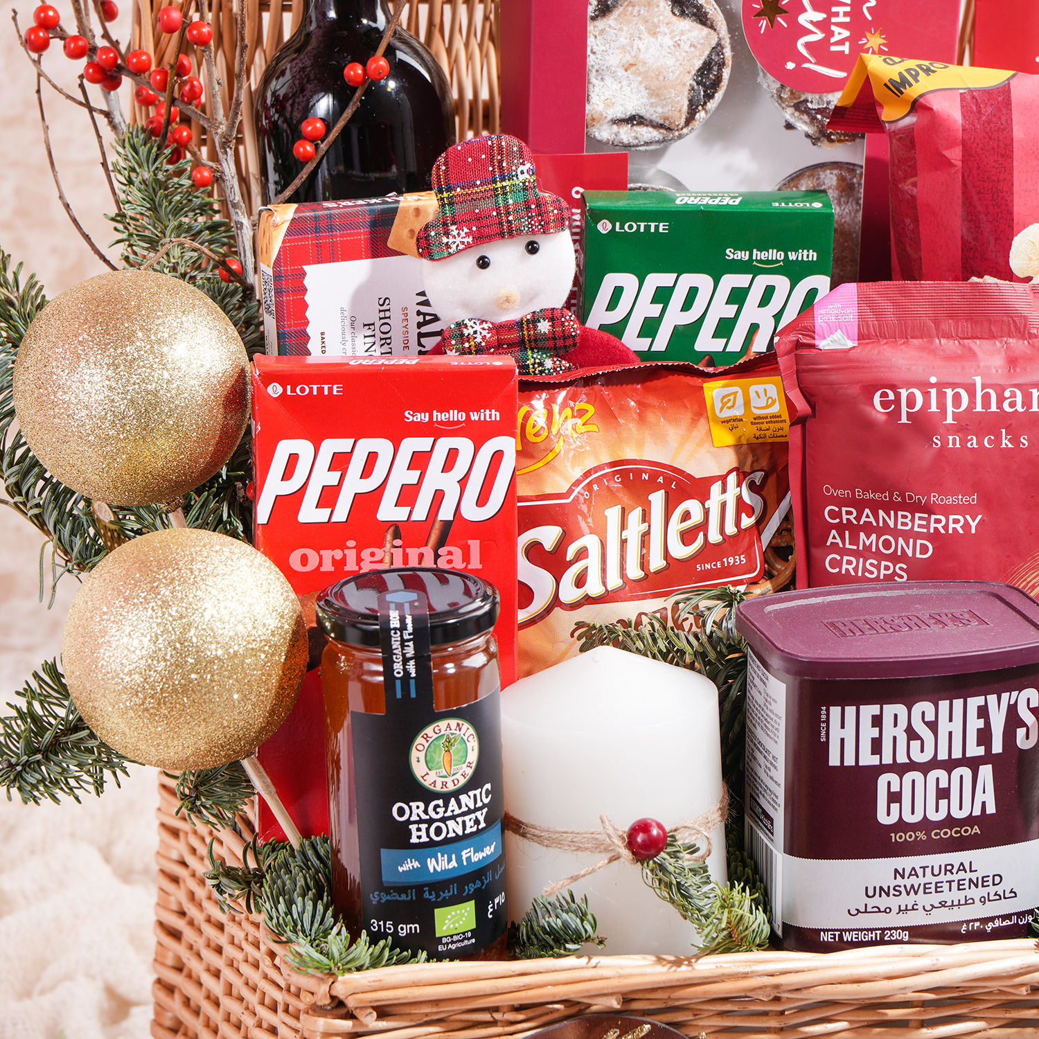 Online Christmas Grand Surprise Gift Hamper Gift Delivery in UAE - FNP