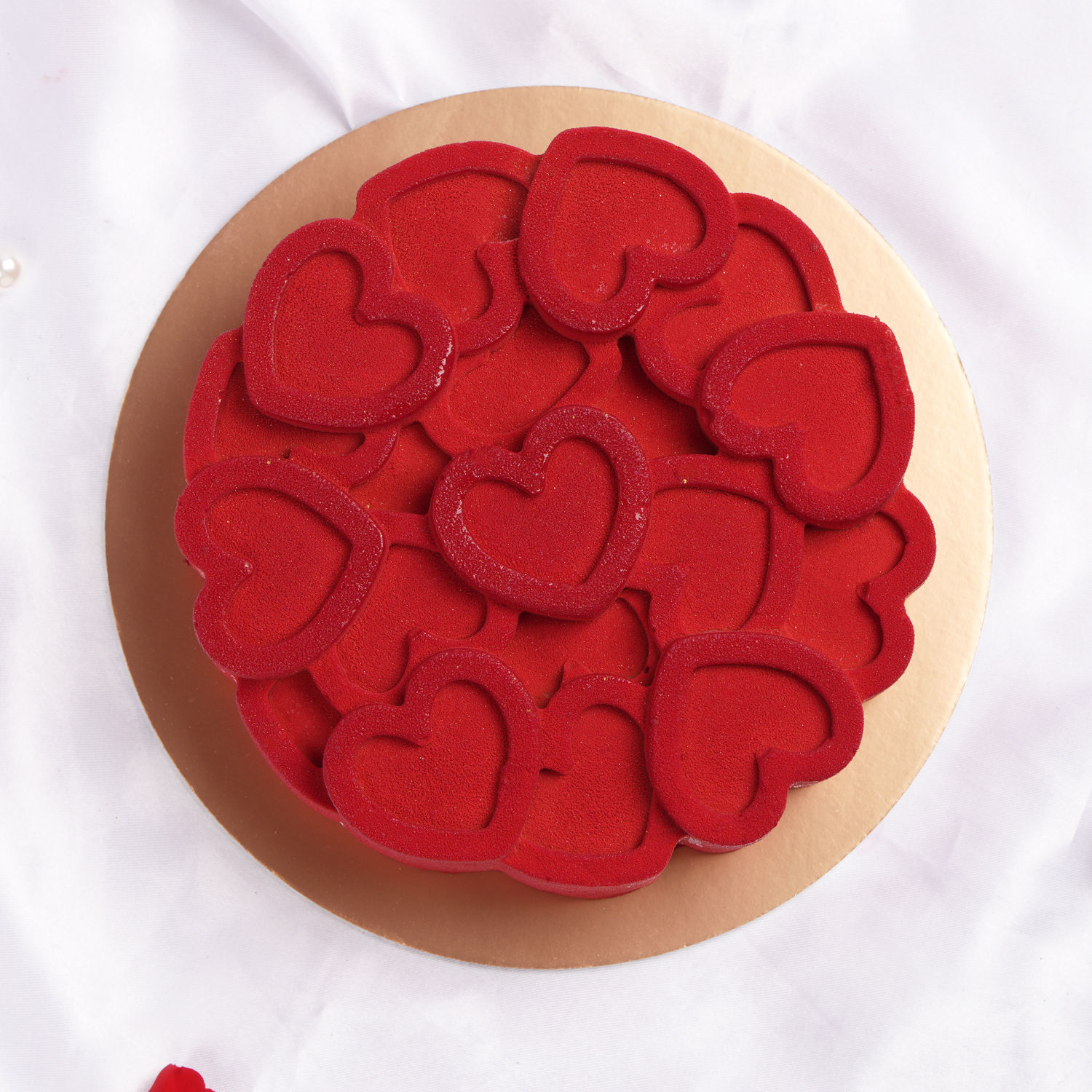 Order Crimson Romance Cake Online | Same-Day Delivery UAE - Fnp.ae