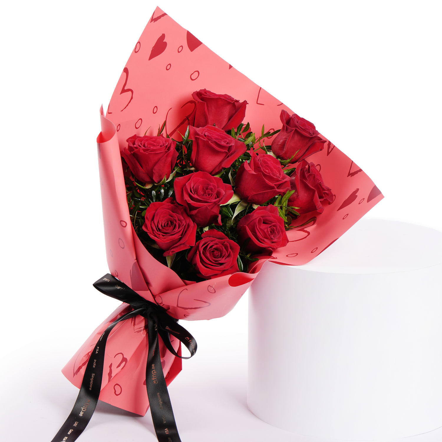 Online Rosy Embrace Gift Delivery in UAE - FNP