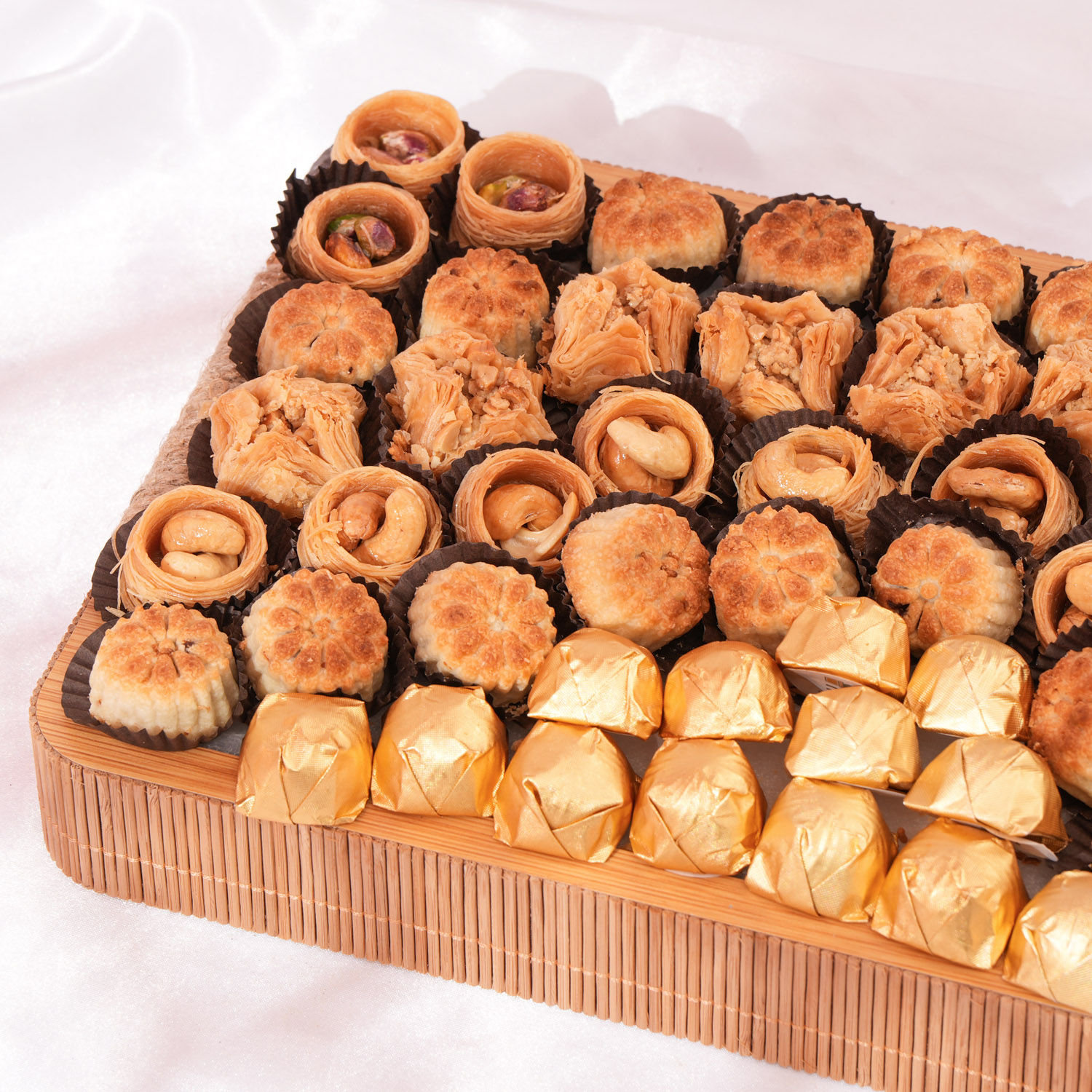 Order Arabic Sweets Tray Online | Same-Day Delivery UAE - Fnp.ae