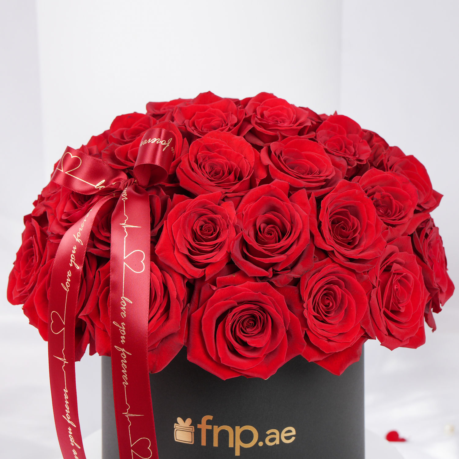Order Bold & Beautiful Roses Arrangement Online | Same-Day Delivery UAE ...