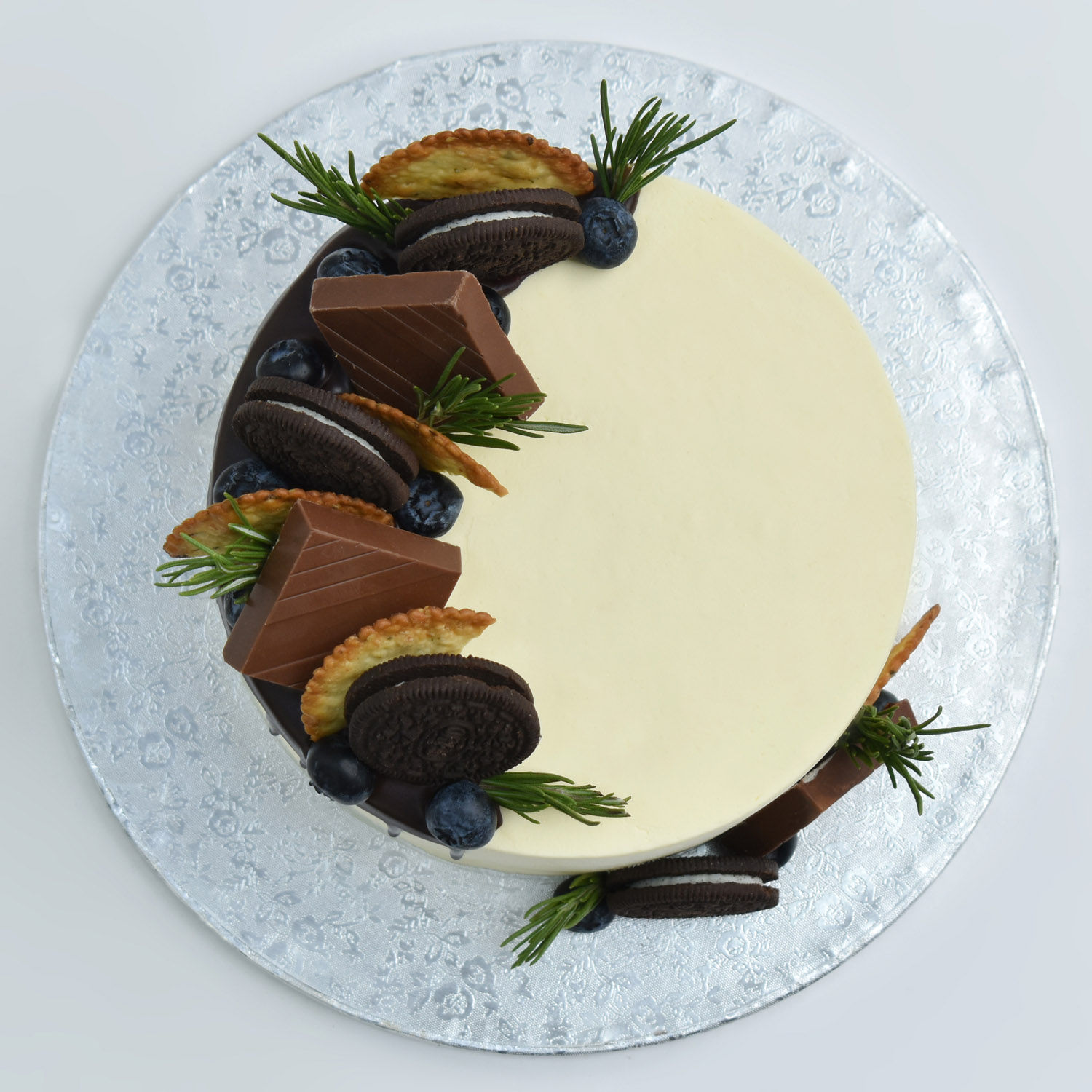 Order Chocolate Fever Cake Online | Same-Day Delivery UAE - Fnp.ae