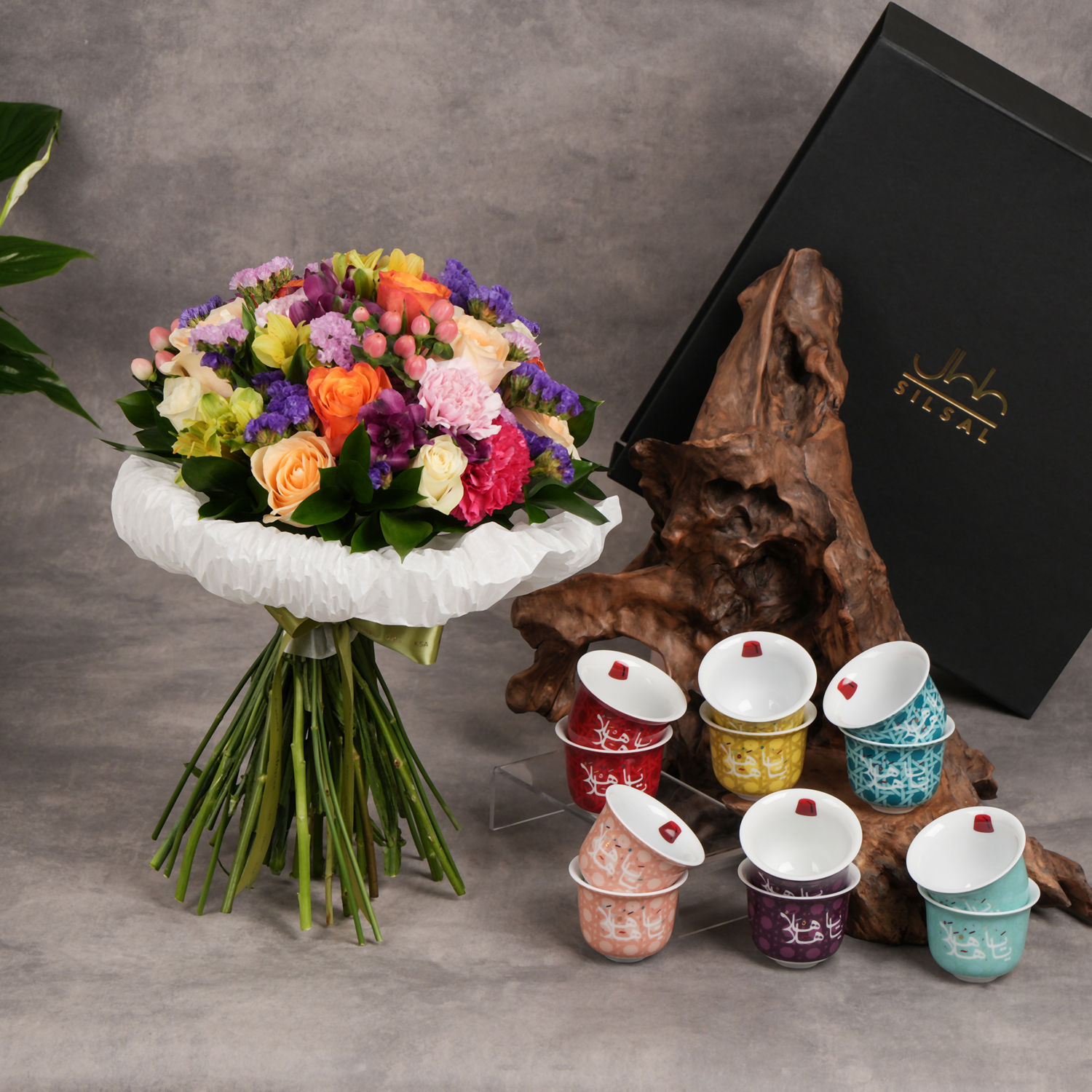 Order Gift Set Of 12 Khaizaran Arabic Coffee Cups With Flower Bouquet ...