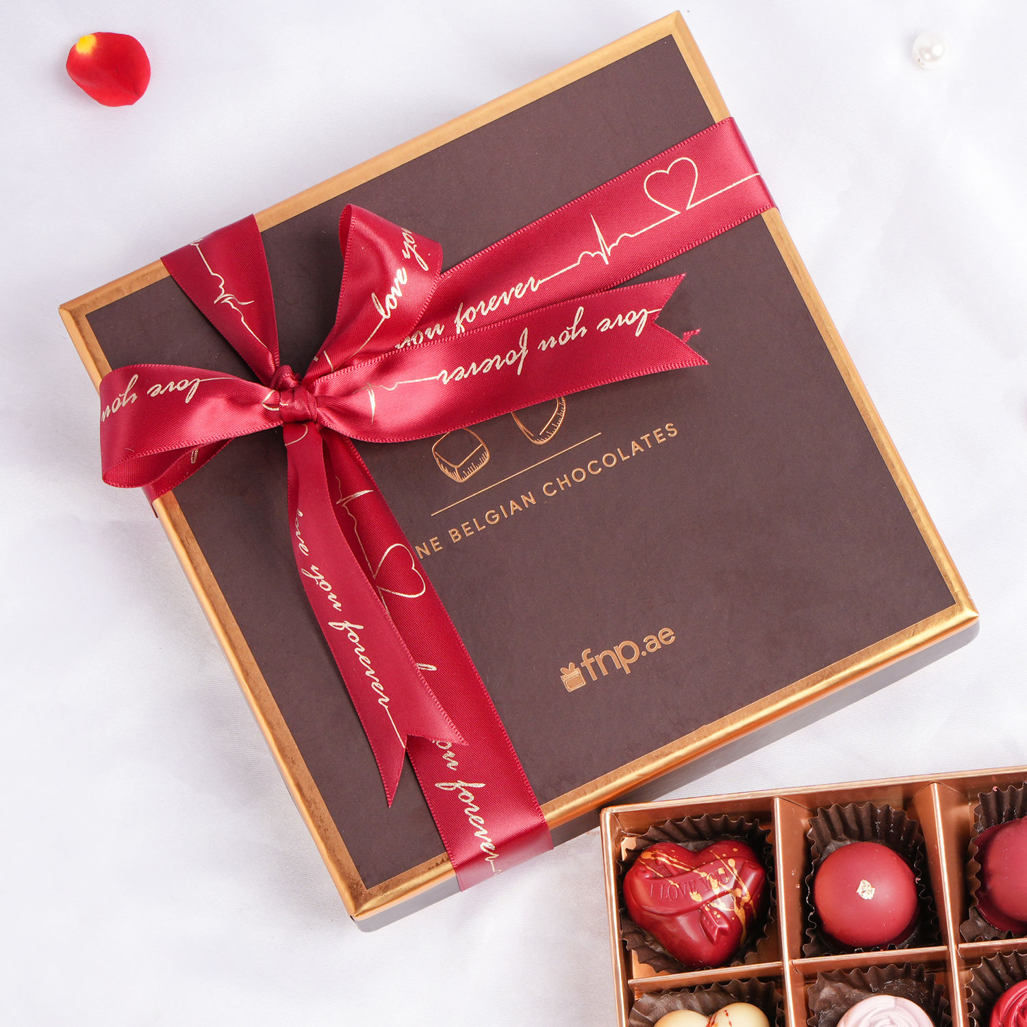 Order Sweet Romance Box Online | Same-Day Delivery UAE - Fnp.ae